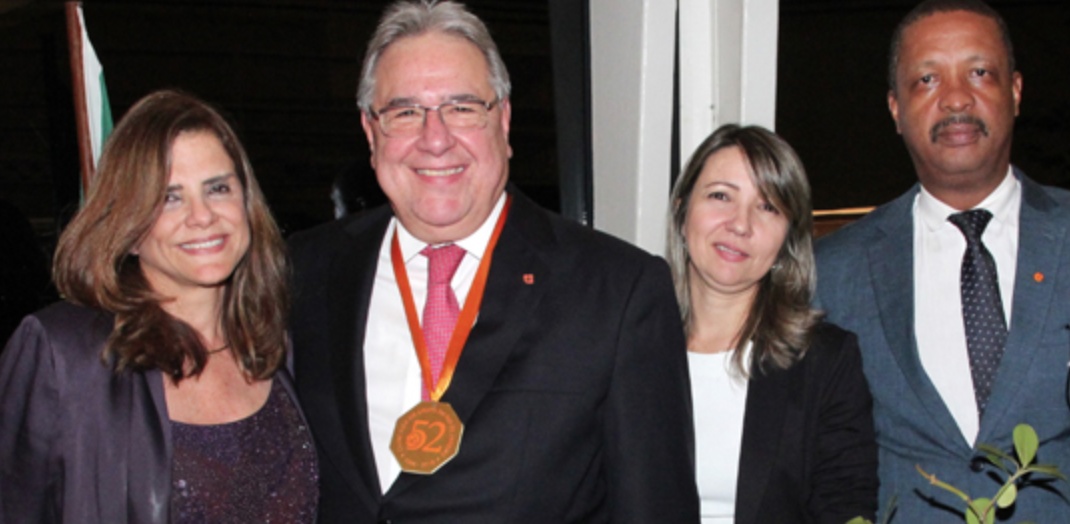 Marcio Coriolano é condecorado pelo CVG-RJ - Sonho Seguro